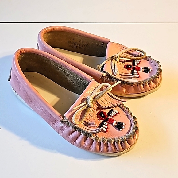 Minnetonka | Shoes | Vintage Minnetonka Girls Shoes Late 8s Moccasin ...